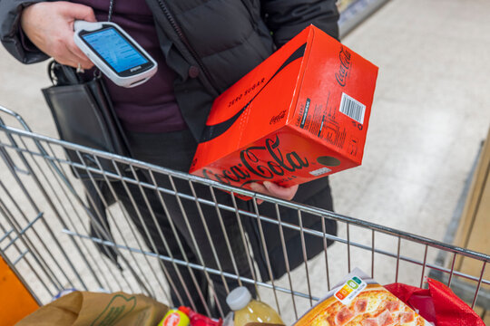 "Coca Cola Can" Images – Browse 202 Stock Photos, Vectors, and Video ...