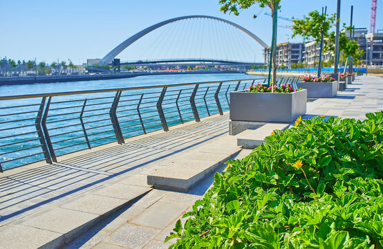 "Tolerance Bridge" Bilder – Durchsuchen 228 Archivfotos, Vektorgrafiken ...