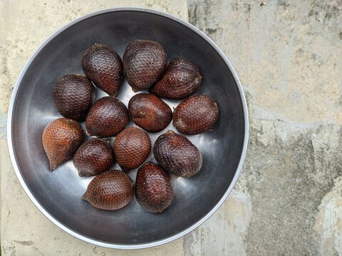 รูปภาพSnakefruit – เลือกดูภาพถ่ายสต็อก เวกเตอร์ และวิดีโอ8,305 | Adobe ...