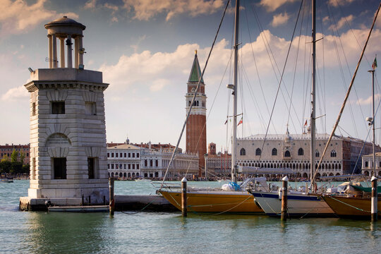 Markus bilder – Bläddra bland 32,577 stockfoton, vektorer och videor ...