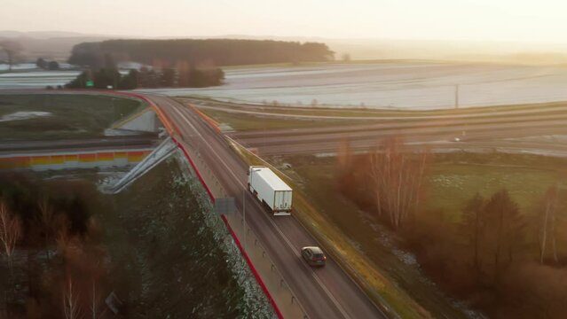 Transitland Bilder – Durchsuchen 21,857 Archivfotos, Vektorgrafiken und ...