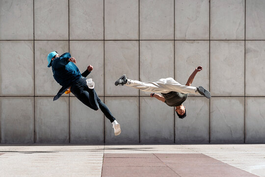 Imágenes de Break-Dancing: descubre bancos de fotos, ilustraciones ...