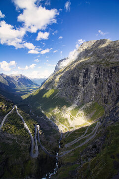Trollstigen bilder – Bläddra bland 6,005 stockfoton, vektorer och ...