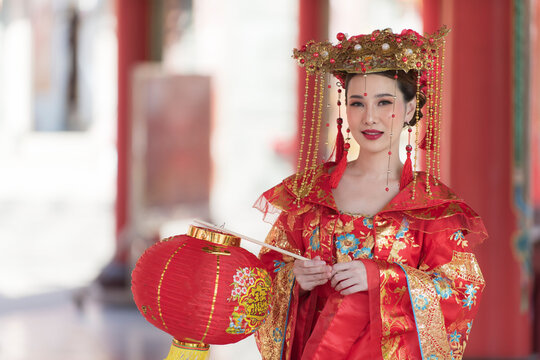 Traditional Chinese Crown Images – Browse 1,043 Stock Photos, Vectors ...