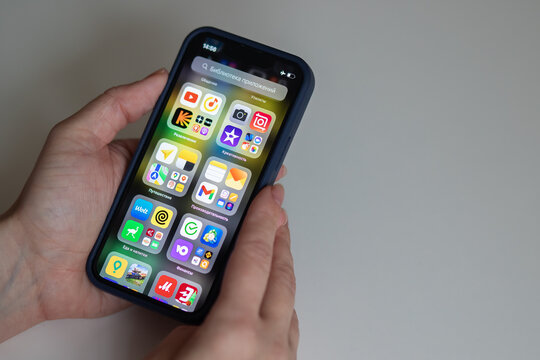 รูปภาพIphone13 – เลือกดูภาพถ่ายสต็อก เวกเตอร์ และวิดีโอ388 | Adobe Stock