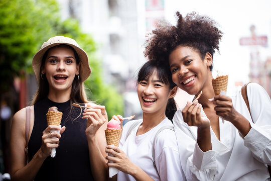 รูปภาพ27S – เลือกดูภาพถ่ายสต็อก เวกเตอร์ และวิดีโอ1,567 | Adobe Stock