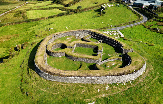 Rattleback bilder – Bläddra bland 213 stockfoton, vektorer och videor ...