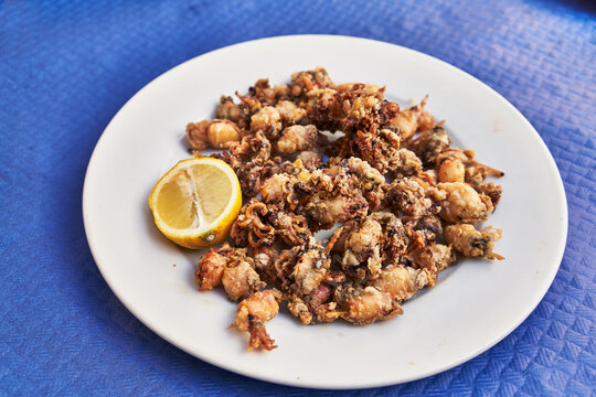 Chopitos Bilder – Durchsuchen 101 Archivfotos, Vektorgrafiken und ...