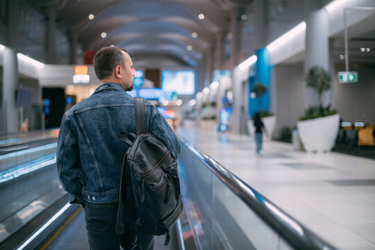 รูปภาพTravelator – เลือกดูภาพถ่ายสต็อก เวกเตอร์ และวิดีโอ1,058 | Adobe ...