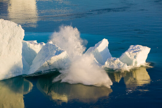 Disintegrate Bilder – Durchsuchen 12,386 Archivfotos, Vektorgrafiken ...