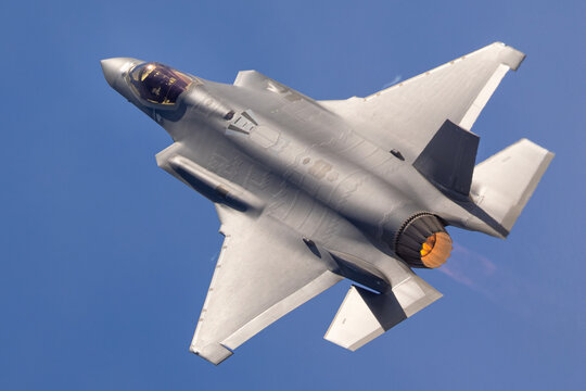 รูปภาพF-35 – เลือกดูภาพถ่ายสต็อก เวกเตอร์ และวิดีโอ3,984 | Adobe Stock