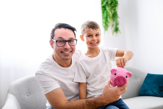 Hog Father Bilder – Durchsuchen 2,050 Archivfotos, Vektorgrafiken und ...