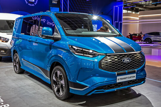 "Ford Transit" 이미지 – 찾아보기 123 스톡 사진, 벡터 및 비디오 | Adobe Stock