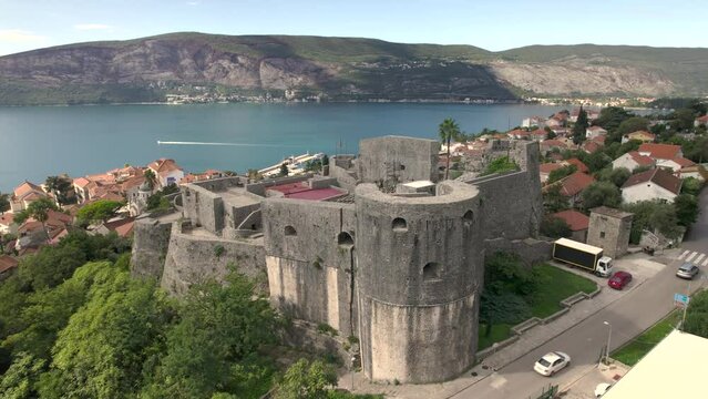 Cula Bilder – Durchsuchen 2,665 Archivfotos, Vektorgrafiken und Videos ...