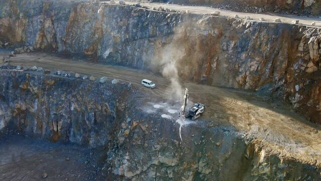 "Limestone Quarry" Images – Browse 3,012 Stock Photos, Vectors, and ...