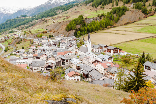 Ardez bilder – Bläddra bland 546 stockfoton, vektorer och videor ...