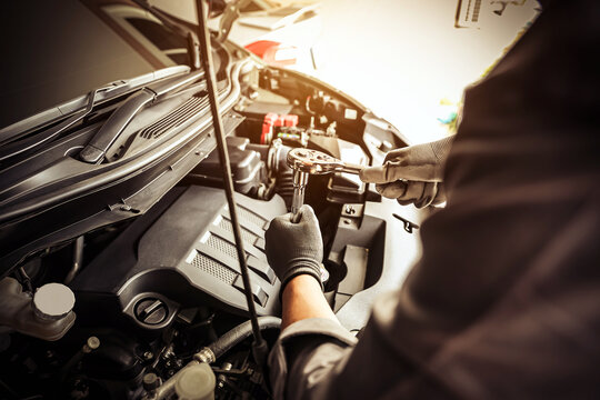 Motorcheck Bilder – Durchsuchen 90,585 Archivfotos, Vektorgrafiken und ...