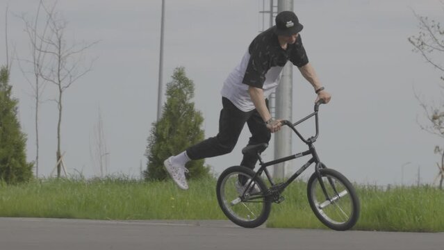 "Bmx Cycling" Images – Browse 599 Stock Photos, Vectors, and Video ...