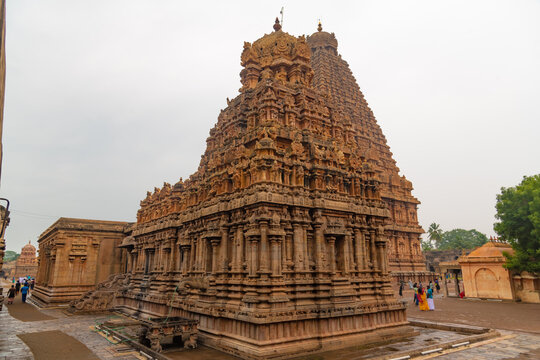 รูปภาพ"Thanjavur Big Temple" – เลือกดูภาพถ่ายสต็อก เวกเตอร์ และวิดีโอ35 ...