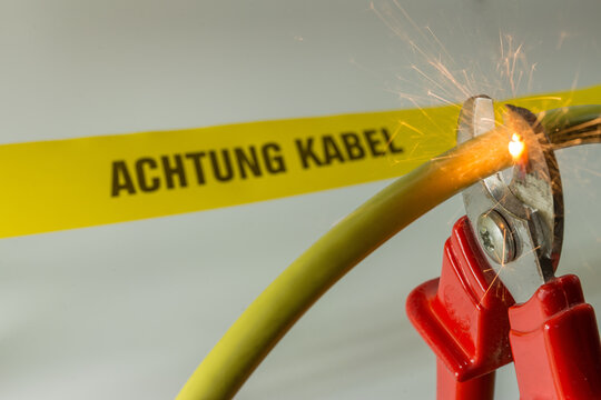 รูปภาพKabelbrand – เลือกดูภาพถ่ายสต็อก เวกเตอร์ และวิดีโอ81 | Adobe Stock