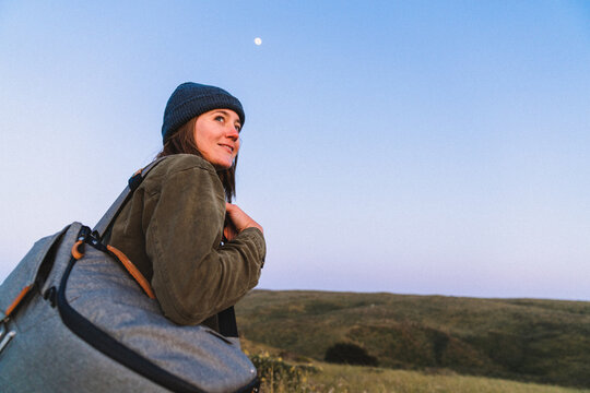 「一人旅」の写真素材 | 1,746,769件の無料イラスト画像 | Adobe Stock