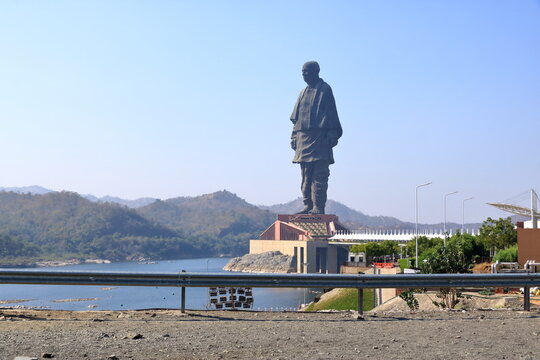 Afbeeldingen over "Statue Of Unity" – Blader in stockfoto's, vectoren ...