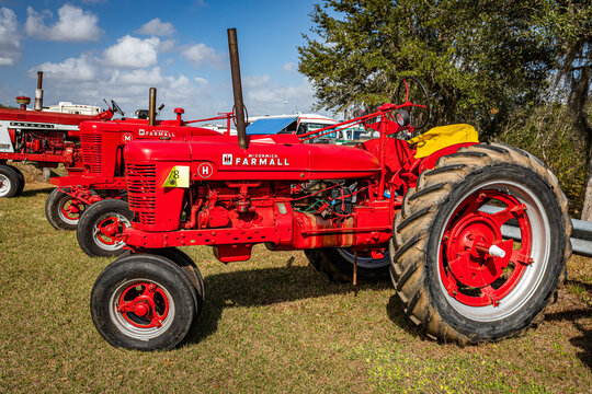 Farmall Bilder – Durchsuchen 196 Archivfotos, Vektorgrafiken und Videos ...