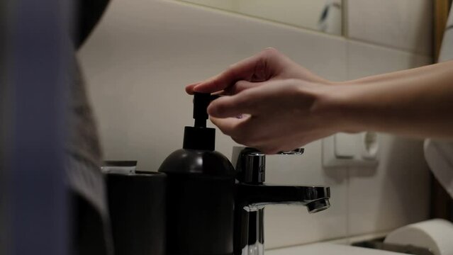 รูปภาพHand-Wash – เลือกดูภาพถ่ายสต็อก เวกเตอร์ และวิดีโอ147,901 | Adobe ...