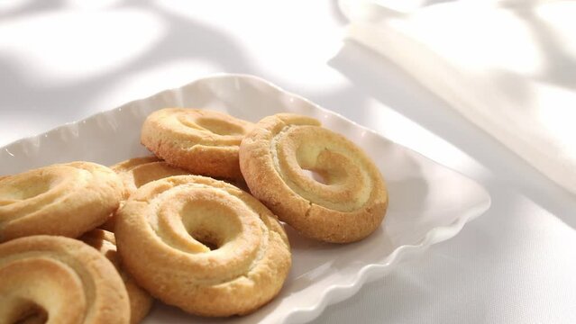 Creamy Spot Tube Stock Videos – 4 HD & 4K Footage Clips | Adobe Stock