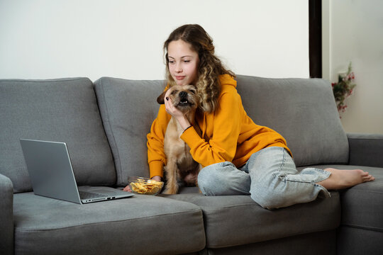 Wohnungsnot Bilder – Durchsuchen 52,511 Archivfotos, Vektorgrafiken und Videos | Adobe Stock