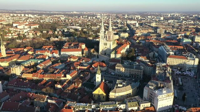 Kaptol Imagens – Procure 920 fotos, vetores e vídeos | Adobe Stock