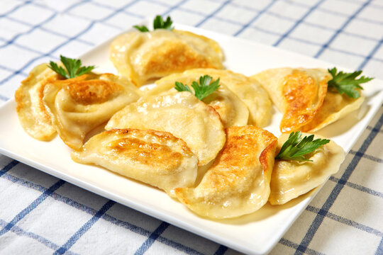 Pyrogy Bilder – Durchsuchen 25,760 Archivfotos, Vektorgrafiken und ...