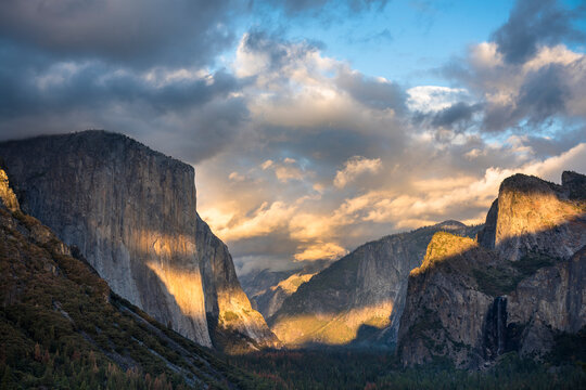 รูปภาพ"California – เลือกดูภาพถ่ายสต็อก เวกเตอร์ และวิดีโอ1,686,030 ...