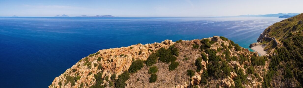 「Calava」の写真素材 | 88件の無料イラスト画像 | Adobe Stock