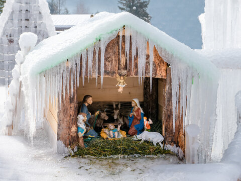 「Symbol.december.nativity」の写真素材 | 6,211件の無料イラスト画像 | Adobe Stock