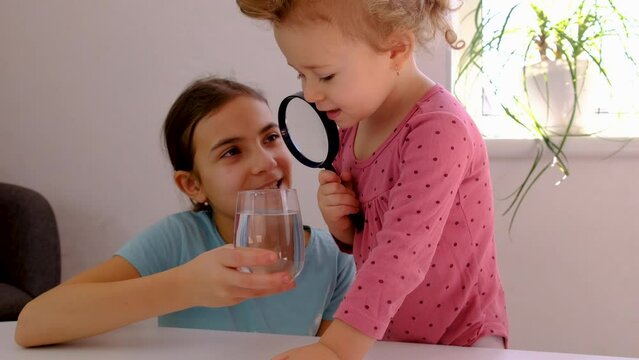 Child Magnifying Glass Images – Browse 27,698 Stock Photos, Vectors ...