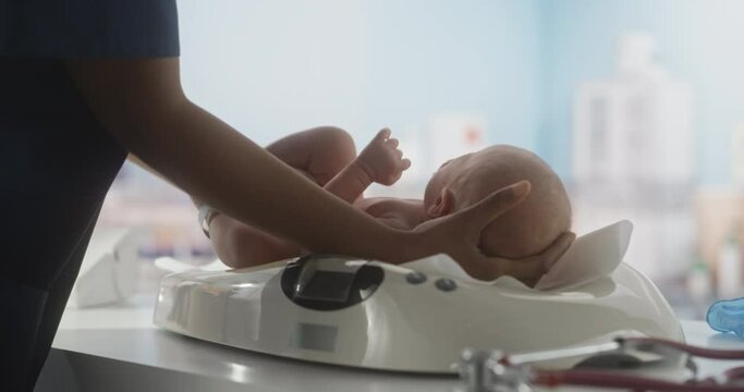 Infant On Scale Images – Browse 26,260 Stock Photos, Vectors, and Video ...