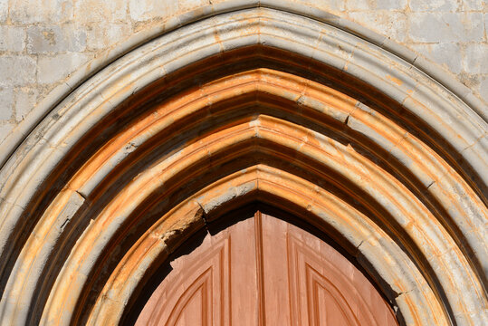 Spitzbogen bilder – Bläddra bland 1,005 stockfoton, vektorer och videor ...