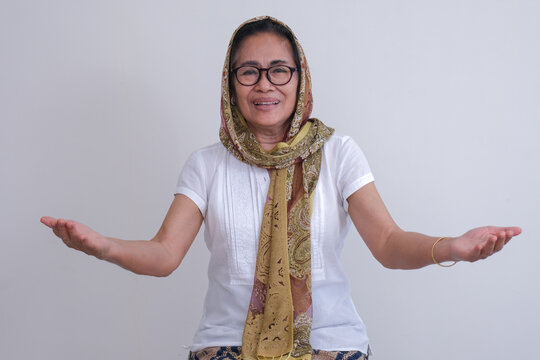 Cucu bilder – Bläddra bland 135 stockfoton, vektorer och videor | Adobe ...