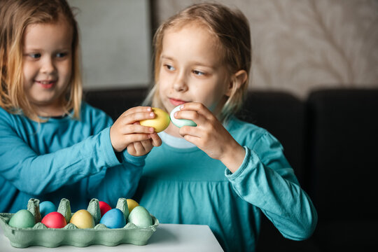 "Egg Fight" Bilder – Durchsuchen 175 Archivfotos, Vektorgrafiken und ...