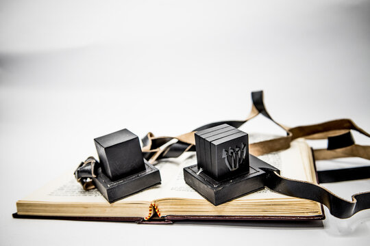 Tefillin Images – Browse 25,382 Stock Photos, Vectors, and Video ...