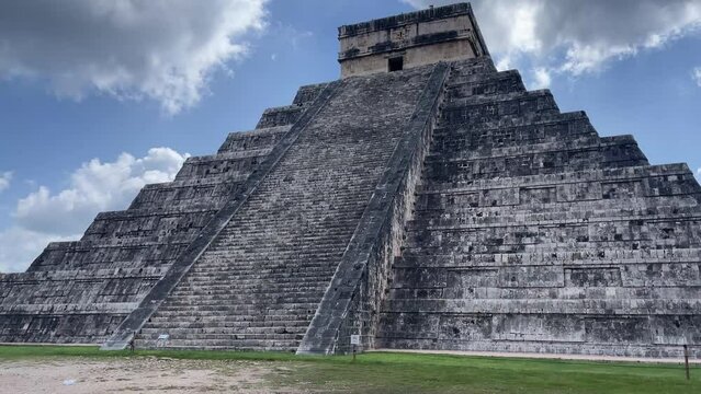 Pyramids Aztec Images – Browse 18,218 Stock Photos, Vectors, and Video ...