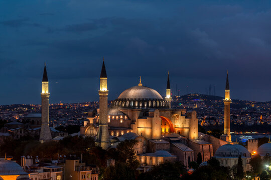 Hilal Bilder – Durchsuchen 1,651 Archivfotos, Vektorgrafiken und Videos ...