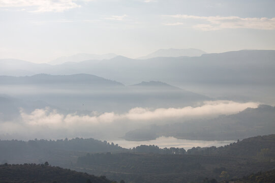 รูปภาพNiebla – เลือกดูภาพถ่ายสต็อก เวกเตอร์ และวิดีโอ24,402 | Adobe Stock