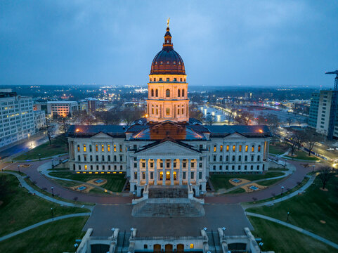 รูปภาพRotundas – เลือกดูภาพถ่ายสต็อก เวกเตอร์ และวิดีโอ23,998 | Adobe Stock