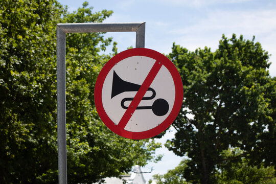 Hupverbot Images – Browse 71 Stock Photos, Vectors, and Video | Adobe Stock