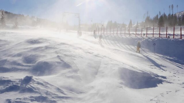 "Ski Slope" Bilder – Durchsuchen 99,309 Archivfotos, Vektorgrafiken und ...