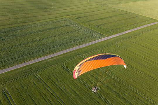 Paraplane Bilder – Durchsuchen 5,130 Archivfotos, Vektorgrafiken und ...