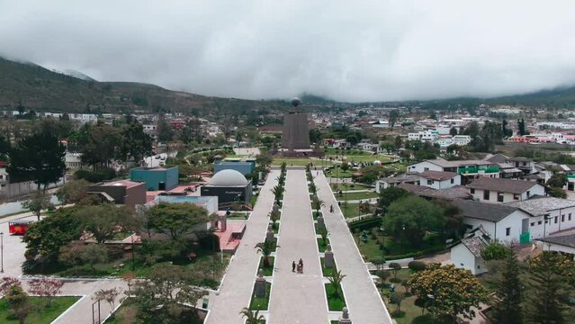 "Mitad Del Mundo" Images – Browse 820 Stock Photos, Vectors, and Video ...