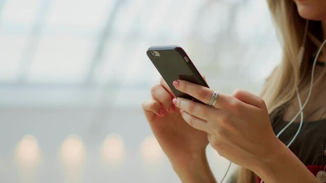 Scroller Képek – Böngésszen 732,766 stockfotókat, vektorokat és ...